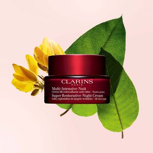 Vitamin C derivative skincare benefits | Discover Clarins Ingredient ...